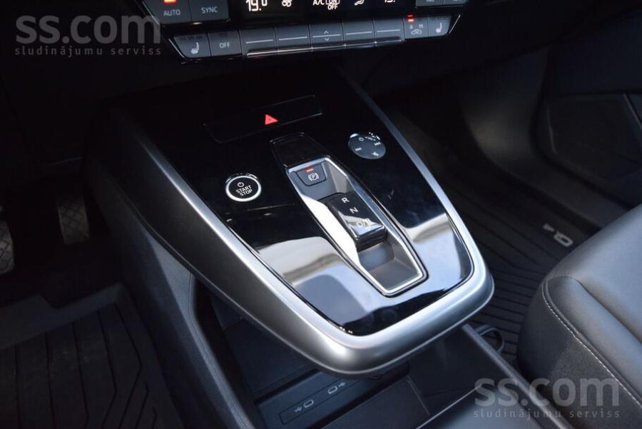 Grey Audi E-Tron 2021 in Riga, with an engine capacity of 0.00 L and mileage of 87 thousand km for 29900 €, photo 6 on AUTOMOTO.COM.LV