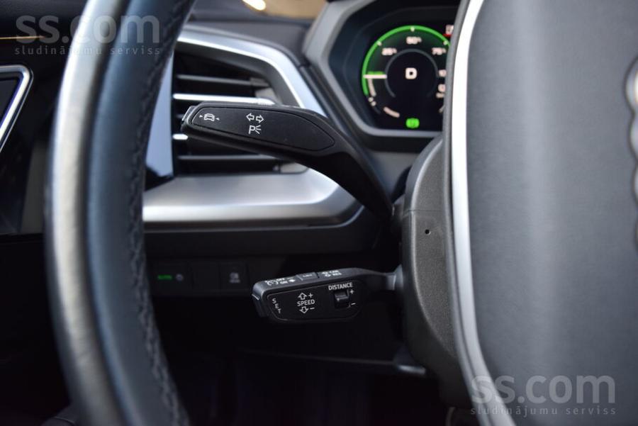 Grey Audi E-Tron 2021 in Riga, with an engine capacity of 0.00 L and mileage of 87 thousand km for 29900 €, photo 13 on AUTOMOTO.COM.LV