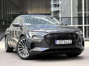 Pelēks Audi E-Tron 2021 Viļņa, ar dzinēja tilpumu 0.00 L un nobraukumu 130 tūkst. km par 25790 €, foto 9 vietnē AUTOMOTO.COM.LV