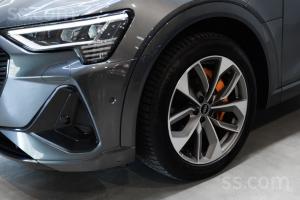 Pelēks Audi E-Tron 2021 Rīga, ar dzinēja tilpumu 0.00 L un nobraukumu 111 tūkst. km par 31990 €, foto 5 vietnē AUTOMOTO.COM.LV