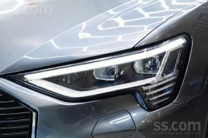 Pelēks Audi E-Tron 2021 Rīga, ar dzinēja tilpumu 0.00 L un nobraukumu 111 tūkst. km par 31990 €, foto 6 vietnē AUTOMOTO.COM.LV