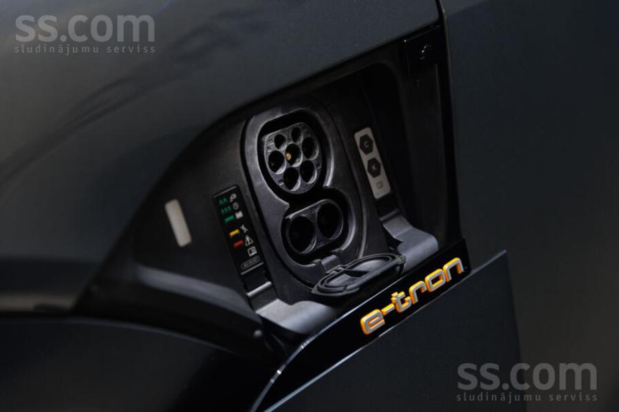 Pelēks Audi E-Tron 2021 Rīga, ar dzinēja tilpumu 0.00 L un nobraukumu 111 tūkst. km par 31990 €, foto 8 vietnē AUTOMOTO.COM.LV