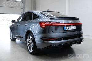 Pelēks Audi E-Tron 2021 Rīga, ar dzinēja tilpumu 0.00 L un nobraukumu 111 tūkst. km par 31990 €, foto 9 vietnē AUTOMOTO.COM.LV