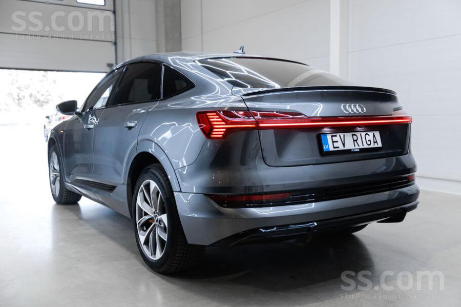 Pelēks Audi E-Tron 2021 Rīga, ar dzinēja tilpumu 0.00 L un nobraukumu 111 tūkst. km par 31990 €, foto 9 vietnē AUTOMOTO.COM.LV