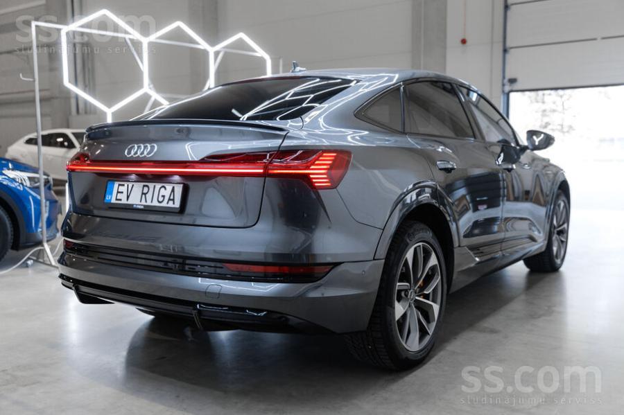 Pelēks Audi E-Tron 2021 Rīga, ar dzinēja tilpumu 0.00 L un nobraukumu 111 tūkst. km par 31990 €, foto 11 vietnē AUTOMOTO.COM.LV
