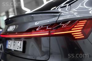Pelēks Audi E-Tron 2021 Rīga, ar dzinēja tilpumu 0.00 L un nobraukumu 111 tūkst. km par 31990 €, foto 12 vietnē AUTOMOTO.COM.LV