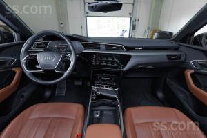 Pelēks Audi E-Tron 2021 Rīga, ar dzinēja tilpumu 0.00 L un nobraukumu 111 tūkst. km par 31990 €, foto 17 vietnē AUTOMOTO.COM.LV