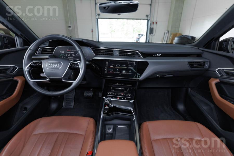 Pelēks Audi E-Tron 2021 Rīga, ar dzinēja tilpumu 0.00 L un nobraukumu 111 tūkst. km par 31990 €, foto 17 vietnē AUTOMOTO.COM.LV