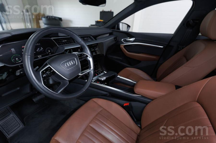Pelēks Audi E-Tron 2021 Rīga, ar dzinēja tilpumu 0.00 L un nobraukumu 111 tūkst. km par 31990 €, foto 19 vietnē AUTOMOTO.COM.LV