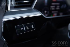 Pelēks Audi E-Tron 2021 Rīga, ar dzinēja tilpumu 0.00 L un nobraukumu 111 tūkst. km par 31990 €, foto 26 vietnē AUTOMOTO.COM.LV