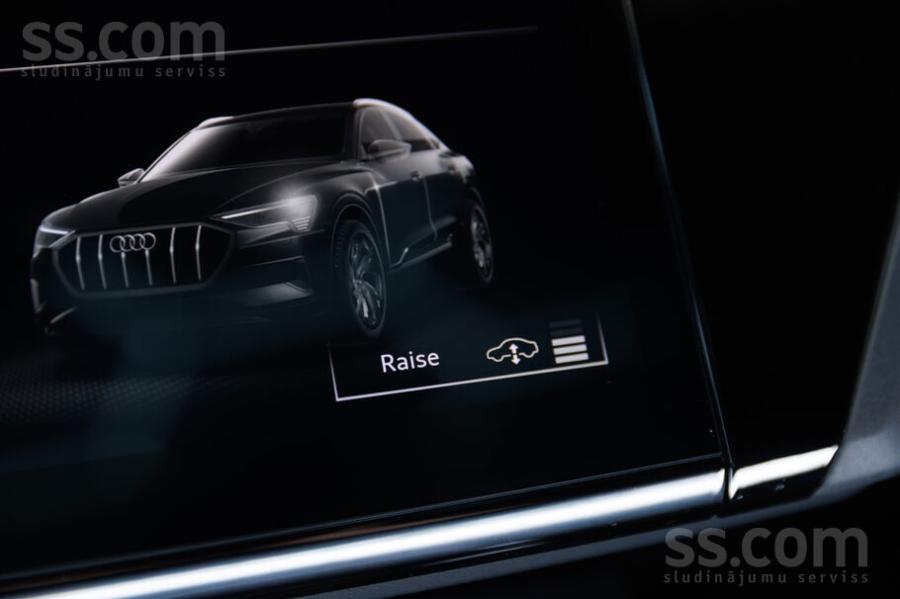 Pelēks Audi E-Tron 2021 Rīga, ar dzinēja tilpumu 0.00 L un nobraukumu 111 tūkst. km par 31990 €, foto 31 vietnē AUTOMOTO.COM.LV