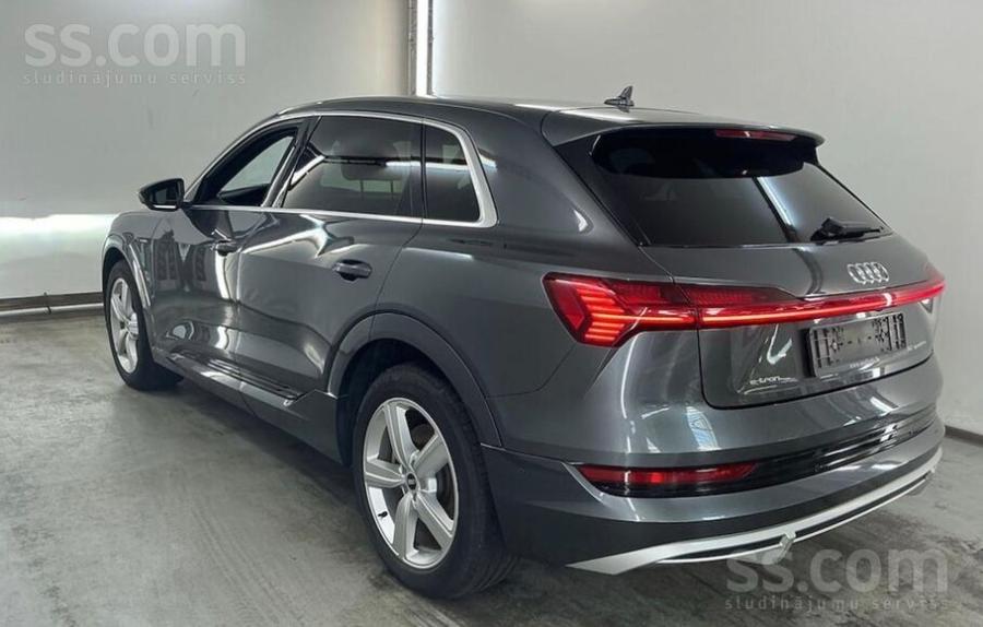 Pelēks Audi E-Tron 2021 Rīga, ar dzinēja tilpumu 0.00 L un nobraukumu 125 tūkst. km par 25400 €, foto 3 vietnē AUTOMOTO.COM.LV