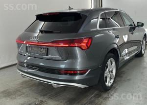 Pelēks Audi E-Tron 2021 Rīga, ar dzinēja tilpumu 0.00 L un nobraukumu 125 tūkst. km par 25400 €, foto 6 vietnē AUTOMOTO.COM.LV