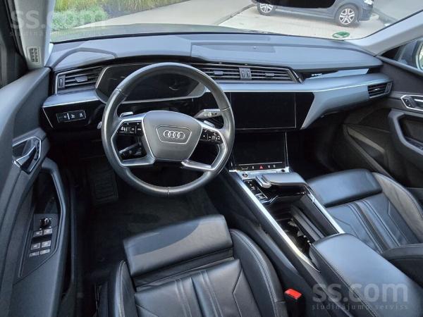 Pelēks Audi E-Tron 2021 Jūrmala, ar dzinēja tilpumu 0.00 L un nobraukumu 116 tūkst. km par 28500 €, foto 10 vietnē AUTOMOTO.COM.LV