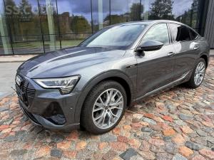 Grey Audi E-Tron 2021 in Riga, with an engine capacity of 0.00 L and mileage of 113 thousand km for 30555 €, photo 3 on AUTOMOTO.COM.LV