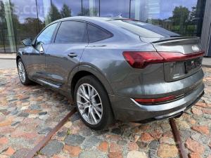 Grey Audi E-Tron 2021 in Riga, with an engine capacity of 0.00 L and mileage of 113 thousand km for 30555 €, photo 5 on AUTOMOTO.COM.LV
