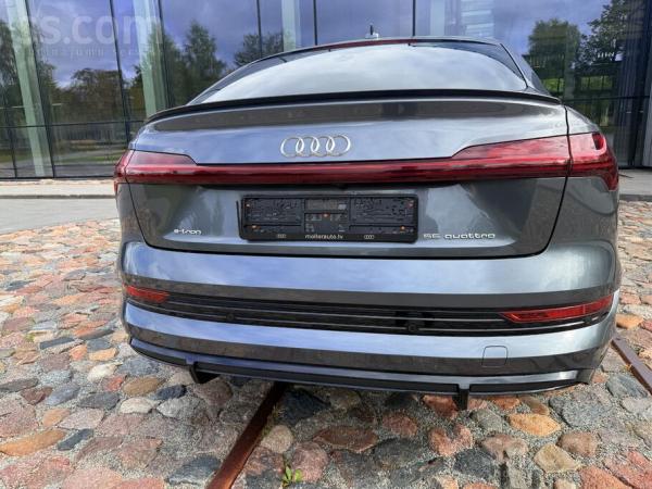 Pelēks Audi E-Tron 2021 Rīga, ar dzinēja tilpumu 0.00 L un nobraukumu 113 tūkst. km par 30555 €, foto 6 vietnē AUTOMOTO.COM.LV
