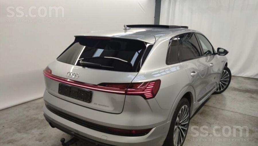 Grey Audi E-Tron 2021 in Riga, with an engine capacity of 0.00 L and mileage of 133 thousand km for 30555 €, photo 12 on AUTOMOTO.COM.LV