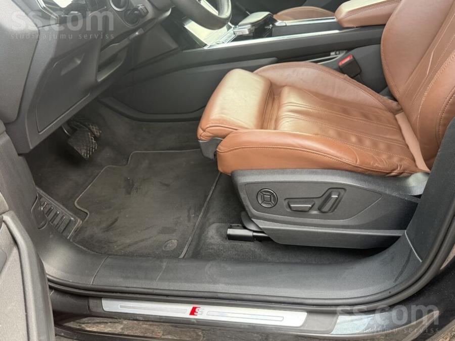 Grey Audi E-Tron 2021 in Riga, with an engine capacity of 0.00 L and mileage of 125 thousand km for 24777 €, photo 11 on AUTOMOTO.COM.LV