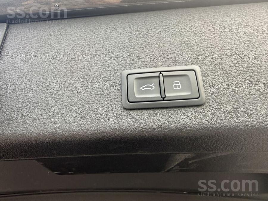 Grey Audi E-Tron 2021 in Riga, with an engine capacity of 0.00 L and mileage of 125 thousand km for 24777 €, photo 18 on AUTOMOTO.COM.LV