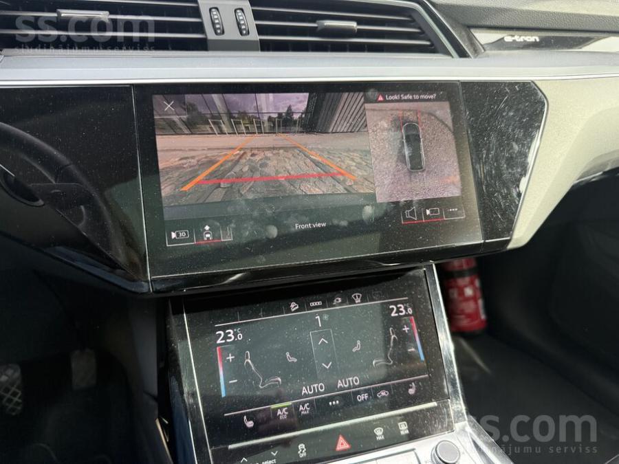 Grey Audi E-Tron 2021 in Riga, with an engine capacity of 0.00 L and mileage of 125 thousand km for 24777 €, photo 31 on AUTOMOTO.COM.LV