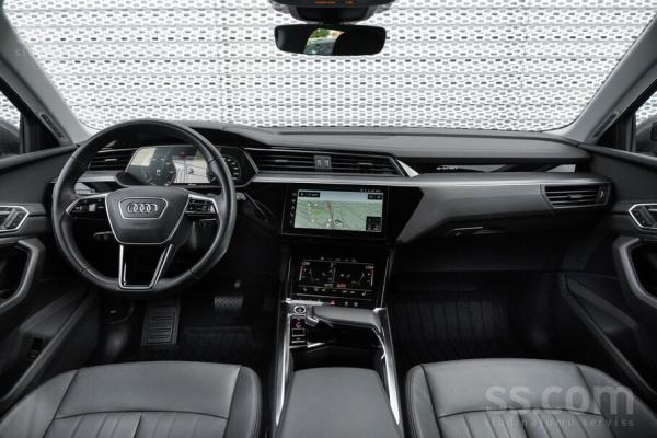 Grey Audi E-Tron 2022 in Riga, with an engine capacity of 0.00 L and mileage of 47 thousand km for 34950 €, photo 7 on AUTOMOTO.COM.LV
