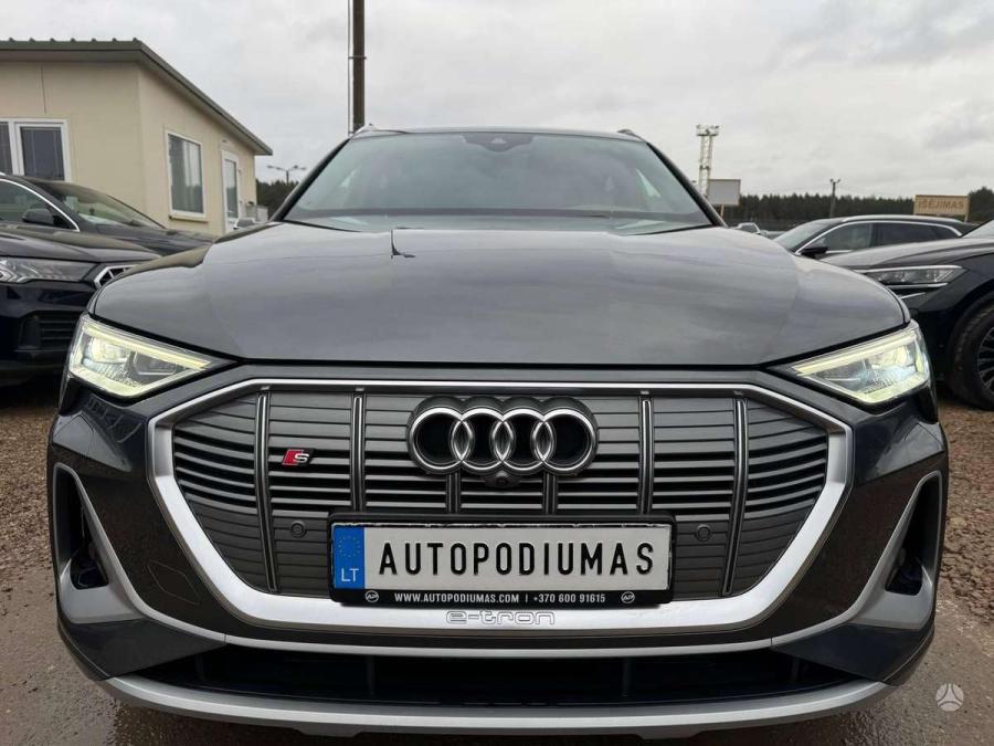 Pelēks Audi E-Tron 2022 Viļņa, ar dzinēja tilpumu 0.00 L un nobraukumu 85 tūkst. km par 40900 €, foto 3 vietnē AUTOMOTO.COM.LV