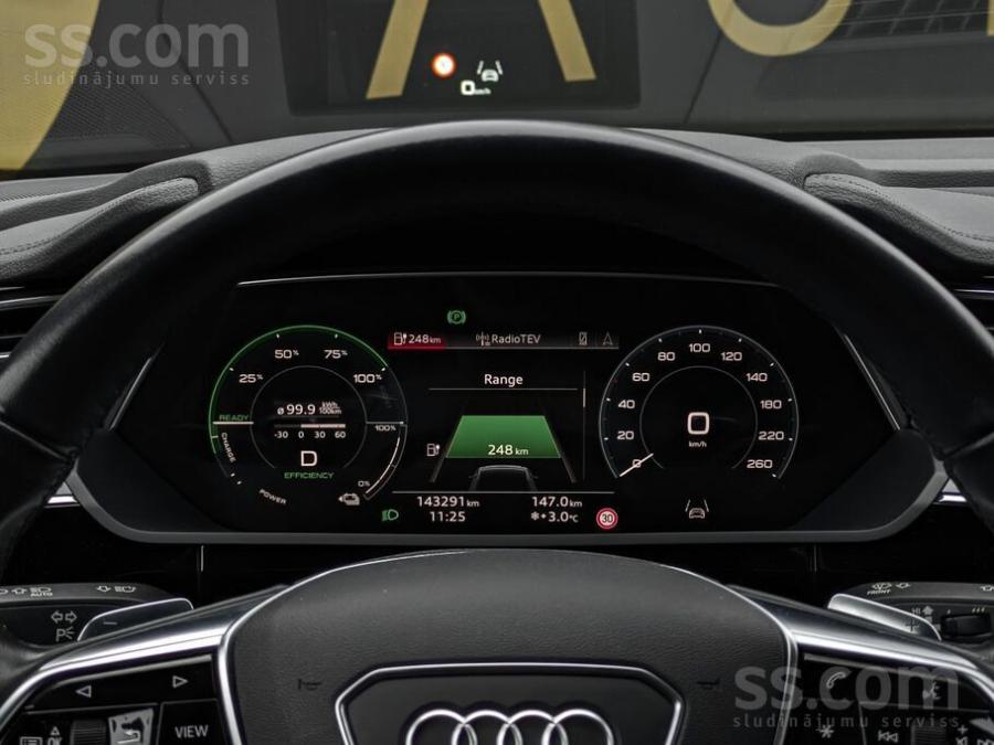 Grey Audi E-Tron 2022 in Tukums, with an engine capacity of 0.00 L and mileage of 143 thousand km for 31500 €, photo 10 on AUTOMOTO.COM.LV