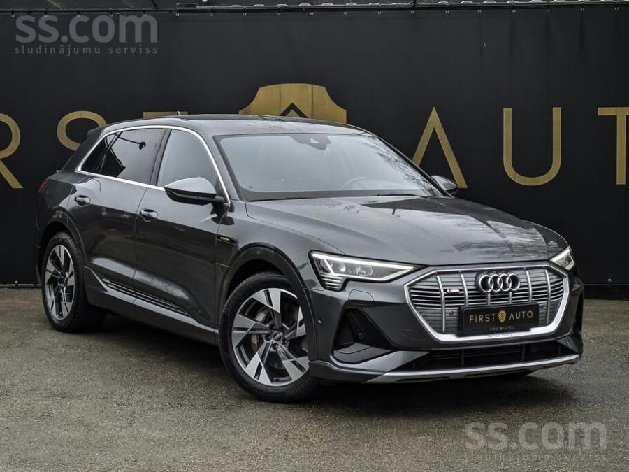Grey Audi E-Tron 2022 in Tukums, with an engine capacity of 0.00 L and mileage of 143 thousand km for 31500 €, photo 34 on AUTOMOTO.COM.LV