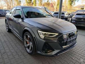Pelēks Audi E-Tron 2022 Viļņa, ar dzinēja tilpumu 0.00 L un nobraukumu 90 tūkst. km par 42333 €, foto  vietnē AUTOMOTO.COM.LV
