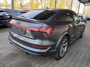 Pelēks Audi E-Tron 2022 Viļņa, ar dzinēja tilpumu 0.00 L un nobraukumu 90 tūkst. km par 42333 €, foto 3 vietnē AUTOMOTO.COM.LV