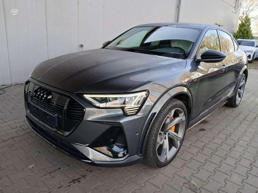 Pelēks Audi E-Tron 2022 Viļņa, ar dzinēja tilpumu 0.00 L un nobraukumu 90 tūkst. km par 42333 €, foto 9 vietnē AUTOMOTO.COM.LV