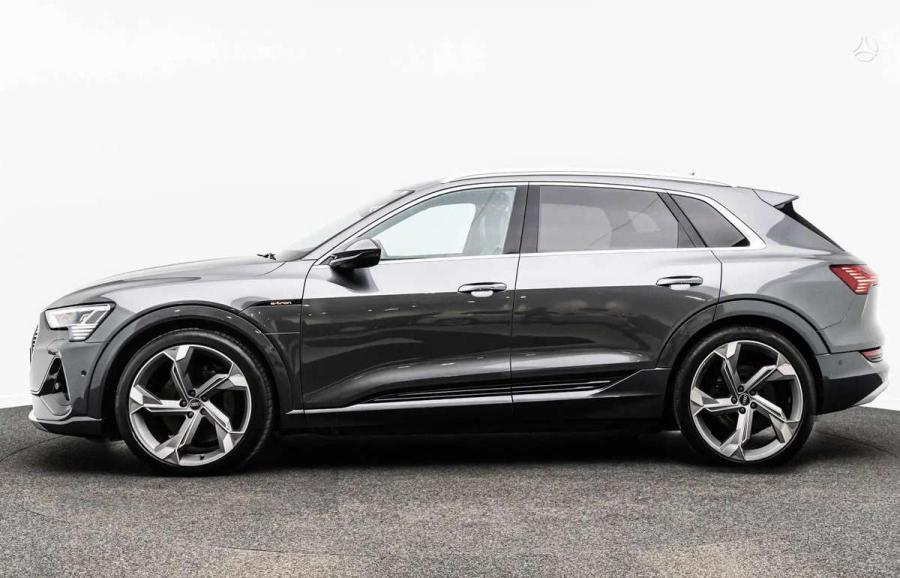 Pelēks Audi E-Tron 2022 Viļņa, ar dzinēja tilpumu 0.00 L un nobraukumu 106 tūkst. km par 31900 €, foto 10 vietnē AUTOMOTO.COM.LV
