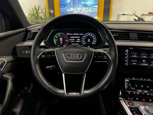 Grey Audi E-Tron 2022 in Vilnius, with an engine capacity of 0.00 L and mileage of 89 thousand km for 42333 €, photo 9 on AUTOMOTO.COM.LV