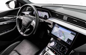 Grey Audi E-Tron 2022 in Vilnius, with an engine capacity of 0.00 L and mileage of 106 thousand km for 32200 €, photo 11 on AUTOMOTO.COM.LV