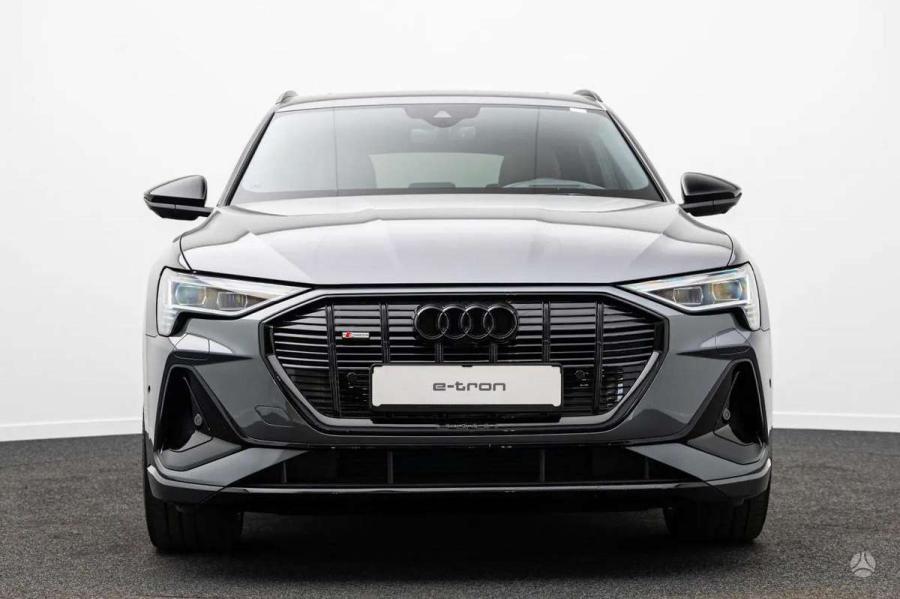 Pelēks Audi E-Tron 2022 Viļņa, ar dzinēja tilpumu 0.00 L un nobraukumu 103 tūkst. km par 32900 €, foto 4 vietnē AUTOMOTO.COM.LV