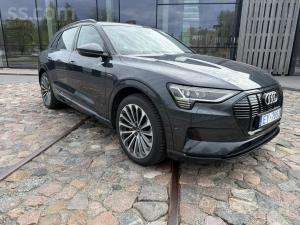 Pelēks Audi E-Tron 2022 Rīga, ar dzinēja tilpumu 0.00 L un nobraukumu 129 tūkst. km par 26850 €, foto  vietnē AUTOMOTO.COM.LV