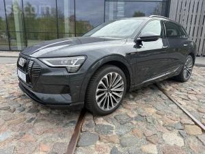 Grey Audi E-Tron 2022 in Riga, with an engine capacity of 0.00 L and mileage of 129 thousand km for 26850 €, photo 3 on AUTOMOTO.COM.LV