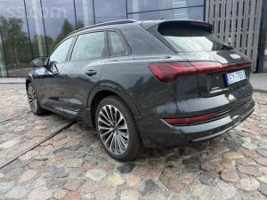 Grey Audi E-Tron 2022 in Riga, with an engine capacity of 0.00 L and mileage of 129 thousand km for 26850 €, photo 9 on AUTOMOTO.COM.LV