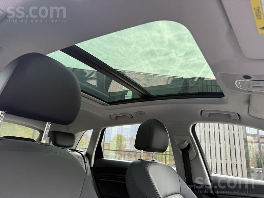 Grey Audi E-Tron 2022 in Riga, with an engine capacity of 0.00 L and mileage of 129 thousand km for 26850 €, photo 12 on AUTOMOTO.COM.LV
