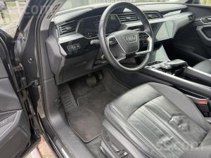 Grey Audi E-Tron 2022 in Riga, with an engine capacity of 0.00 L and mileage of 129 thousand km for 26850 €, photo 16 on AUTOMOTO.COM.LV
