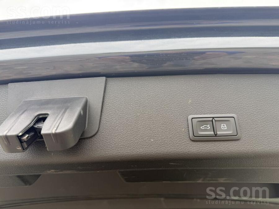 Grey Audi E-Tron 2022 in Riga, with an engine capacity of 0.00 L and mileage of 129 thousand km for 26850 €, photo 24 on AUTOMOTO.COM.LV