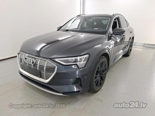 Pelēks Audi E-Tron 2022 Tartu, ar dzinēja tilpumu 0.00 L un nobraukumu 176 tūkst. km par 29900 €, foto 1 vietnē AUTOMOTO.COM.LV