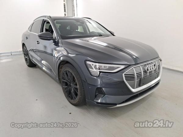Pelēks Audi E-Tron 2022 Tartu, ar dzinēja tilpumu 0.00 L un nobraukumu 176 tūkst. km par 29900 €, foto 2 vietnē AUTOMOTO.COM.LV