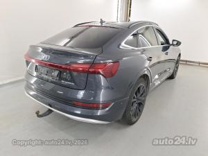 Grey Audi E-Tron 2022 in Tartu, with an engine capacity of 0.00 L and mileage of 176 thousand km for 29900 €, photo 5 on AUTOMOTO.COM.LV