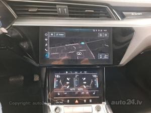Grey Audi E-Tron 2022 in Tartu, with an engine capacity of 0.00 L and mileage of 176 thousand km for 29900 €, photo 8 on AUTOMOTO.COM.LV