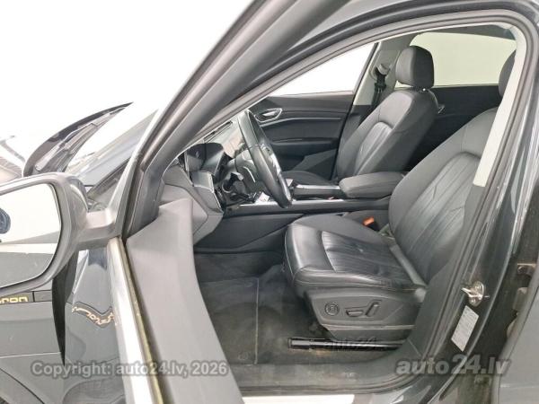 Pelēks Audi E-Tron 2022 Tartu, ar dzinēja tilpumu 0.00 L un nobraukumu 176 tūkst. km par 29900 €, foto 9 vietnē AUTOMOTO.COM.LV