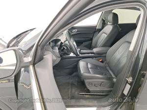Grey Audi E-Tron 2022 in Tartu, with an engine capacity of 0.00 L and mileage of 176 thousand km for 29900 €, photo 10 on AUTOMOTO.COM.LV