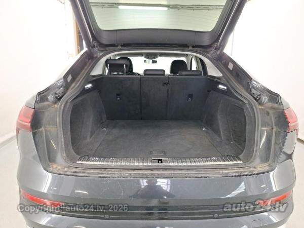 Pelēks Audi E-Tron 2022 Tartu, ar dzinēja tilpumu 0.00 L un nobraukumu 176 tūkst. km par 29900 €, foto 10 vietnē AUTOMOTO.COM.LV