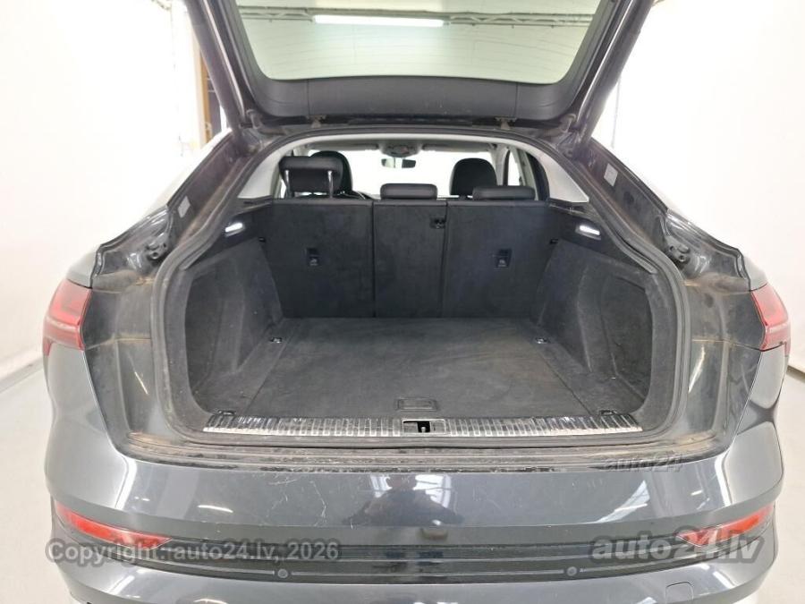 Grey Audi E-Tron 2022 in Tartu, with an engine capacity of 0.00 L and mileage of 176 thousand km for 29900 €, photo 11 on AUTOMOTO.COM.LV